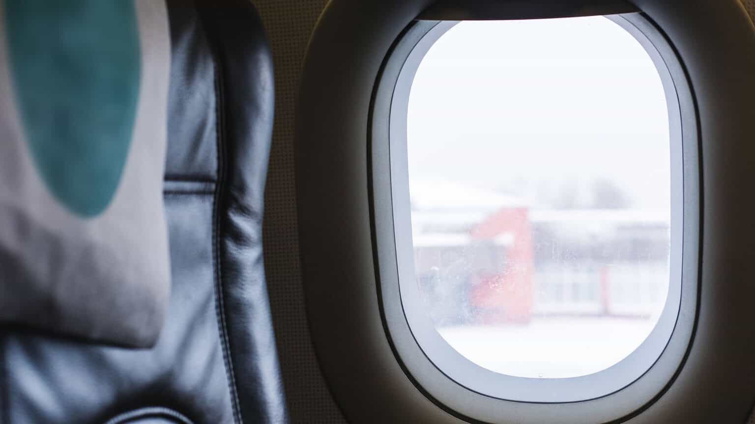 11 Clever Ways to Avoid Jet Lag on Long-Haul Flights - We Travel, We Bond