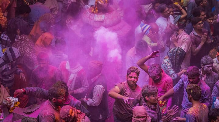 11 Holiday Traditions Around the World You Can Experience First-Hand ...