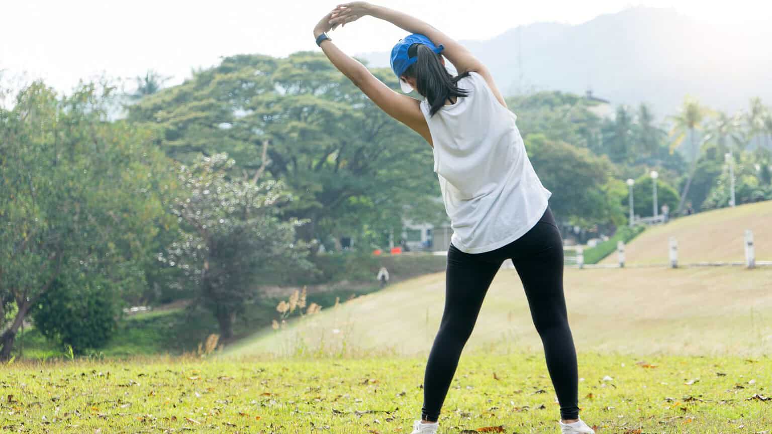 11 Clever Ways to Avoid Jet Lag on Long-Haul Flights - We Travel, We Bond