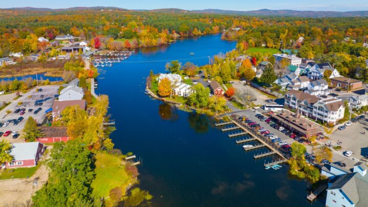 12 Stunning Lake Towns in the U.S. That Are Perfect for Year-Round ...