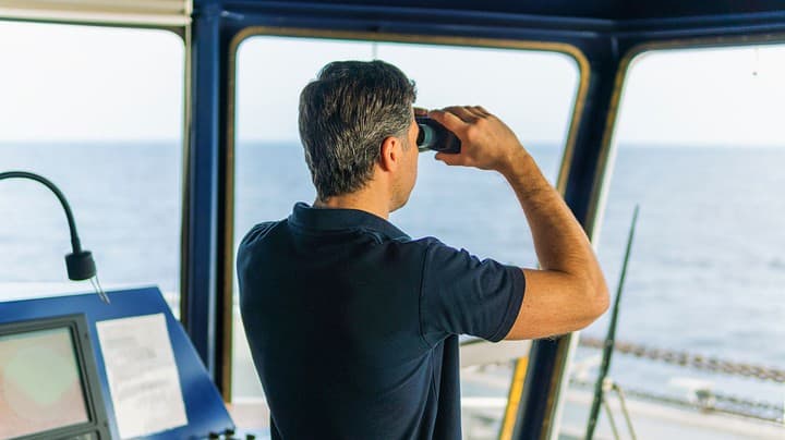 Keep Your Boat Ride Safe by Following These 9 Safety Precautions - We ...