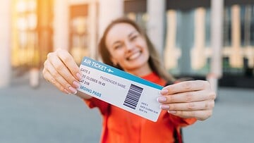 13 Critical Things Smart Travelers Never Forget When Booking Flights ...