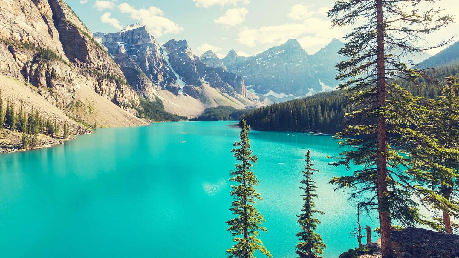 13 Canadian Lakes That'll Leave You Speechless - We Travel, We Bond