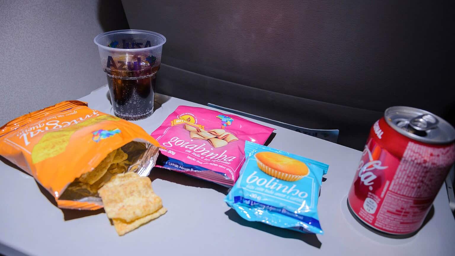 Make Long Flights Enjoyable With These 13 Essential Travel Items - We ...