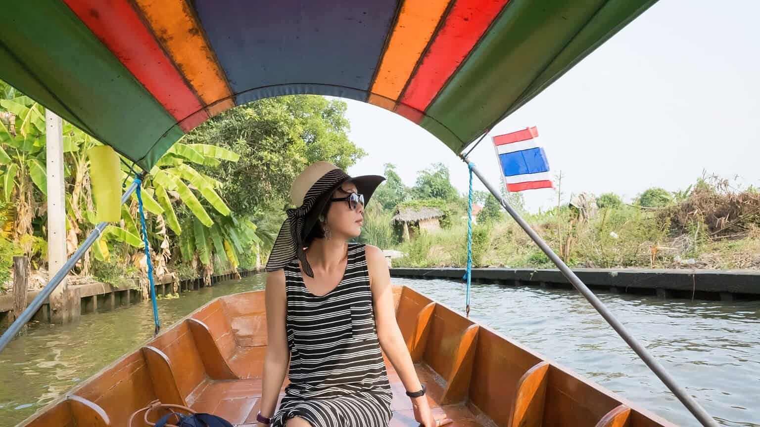 Keep Your Boat Ride Safe by Following These 9 Safety Precautions - We ...