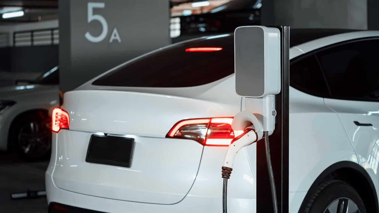 15 Ways to Efficiently Cut Down Car and Travel Expenses in 2025 - We ...