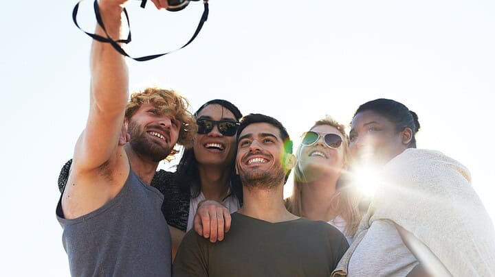 13 Outrageous Behaviors That Scream You're an American When Traveling ...