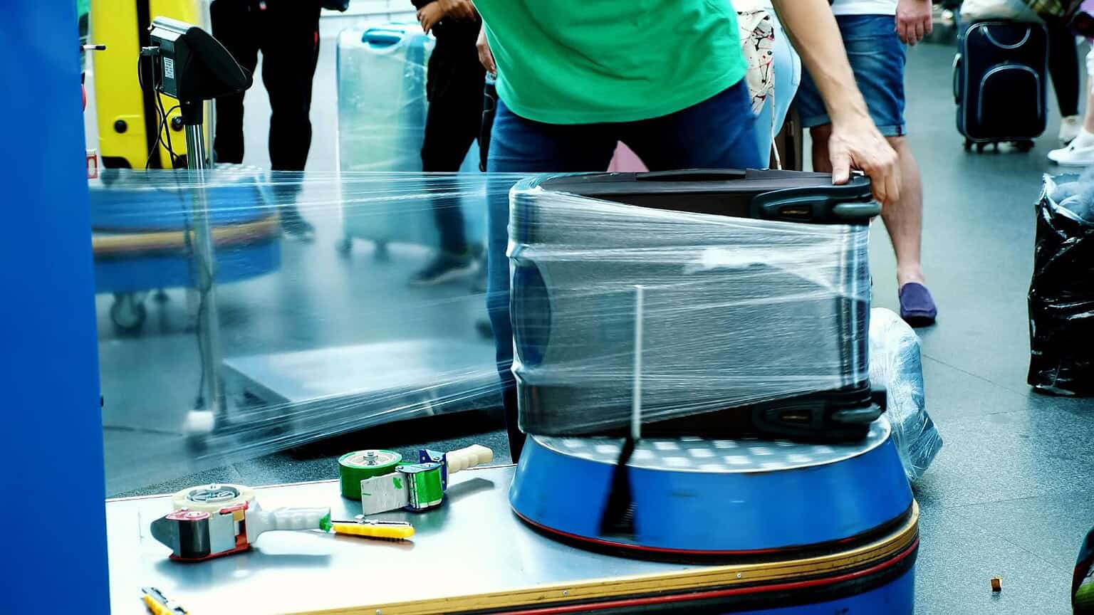 15 Expert Tricks From Baggage Handlers to Keep Your Suitcase Secure ...