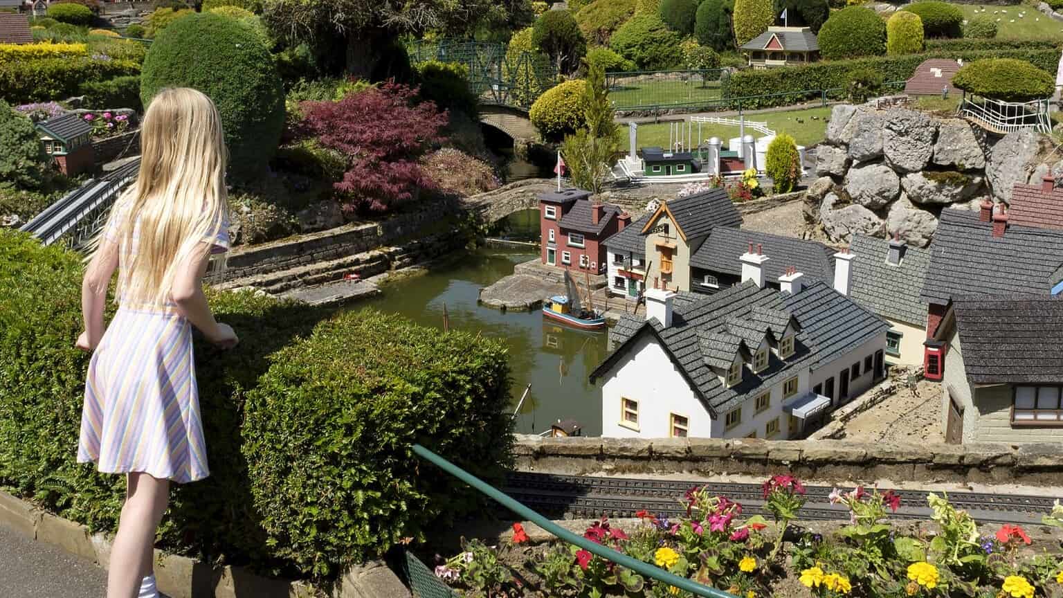 11 Tiny Towns Overwhelmed by Their Own Popularity - We Travel, We Bond