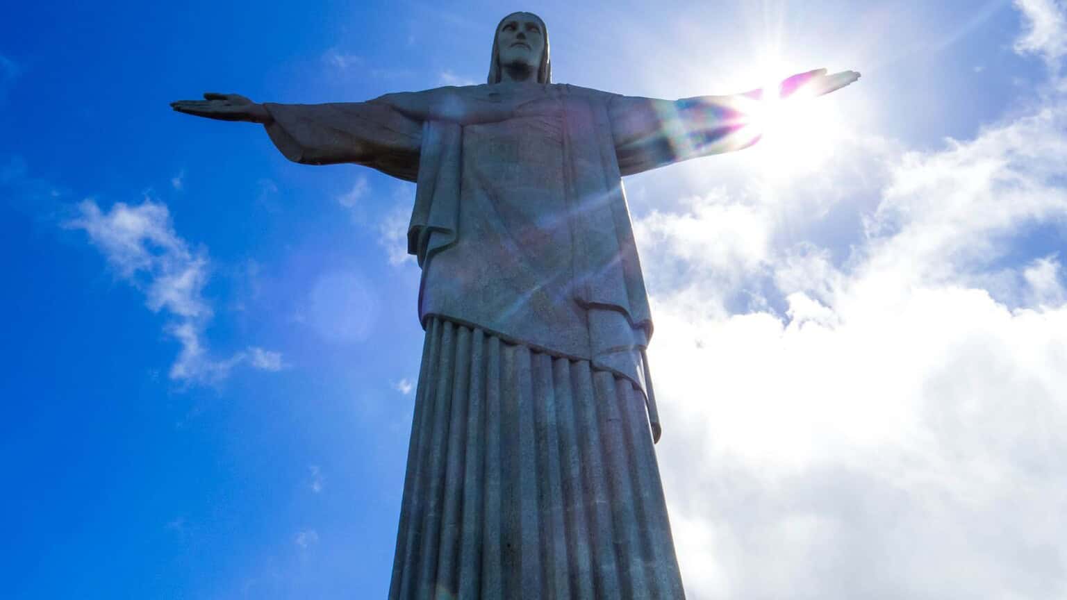 17 Iconic Landmarks Around the World You’ll Instantly Recognize - We ...
