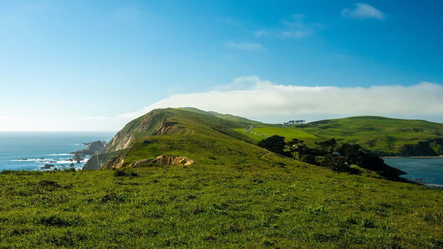 10 Pacific Shoreline Walks That Peak During Springtime - We Travel, We Bond