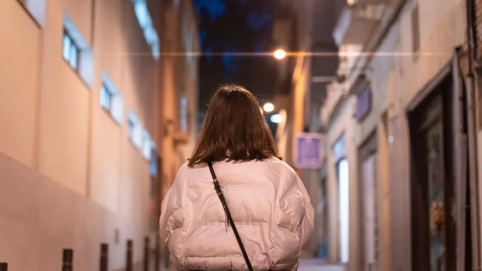 13 Destinations That Feel Safe Even Late at Night