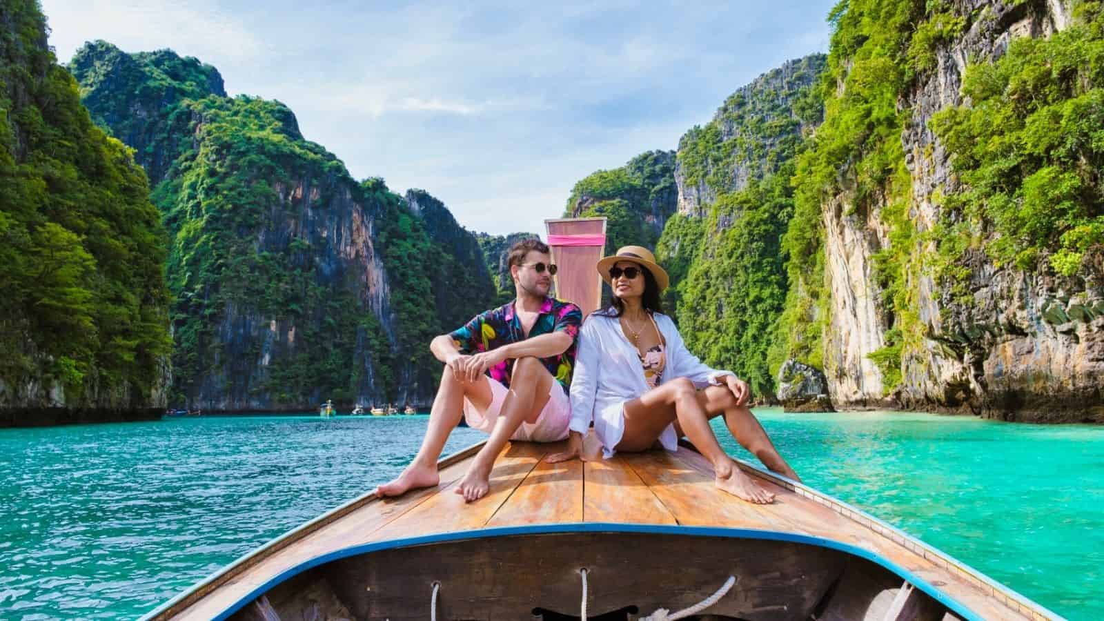 11 Tips for Surviving Crowded Summer Destinations