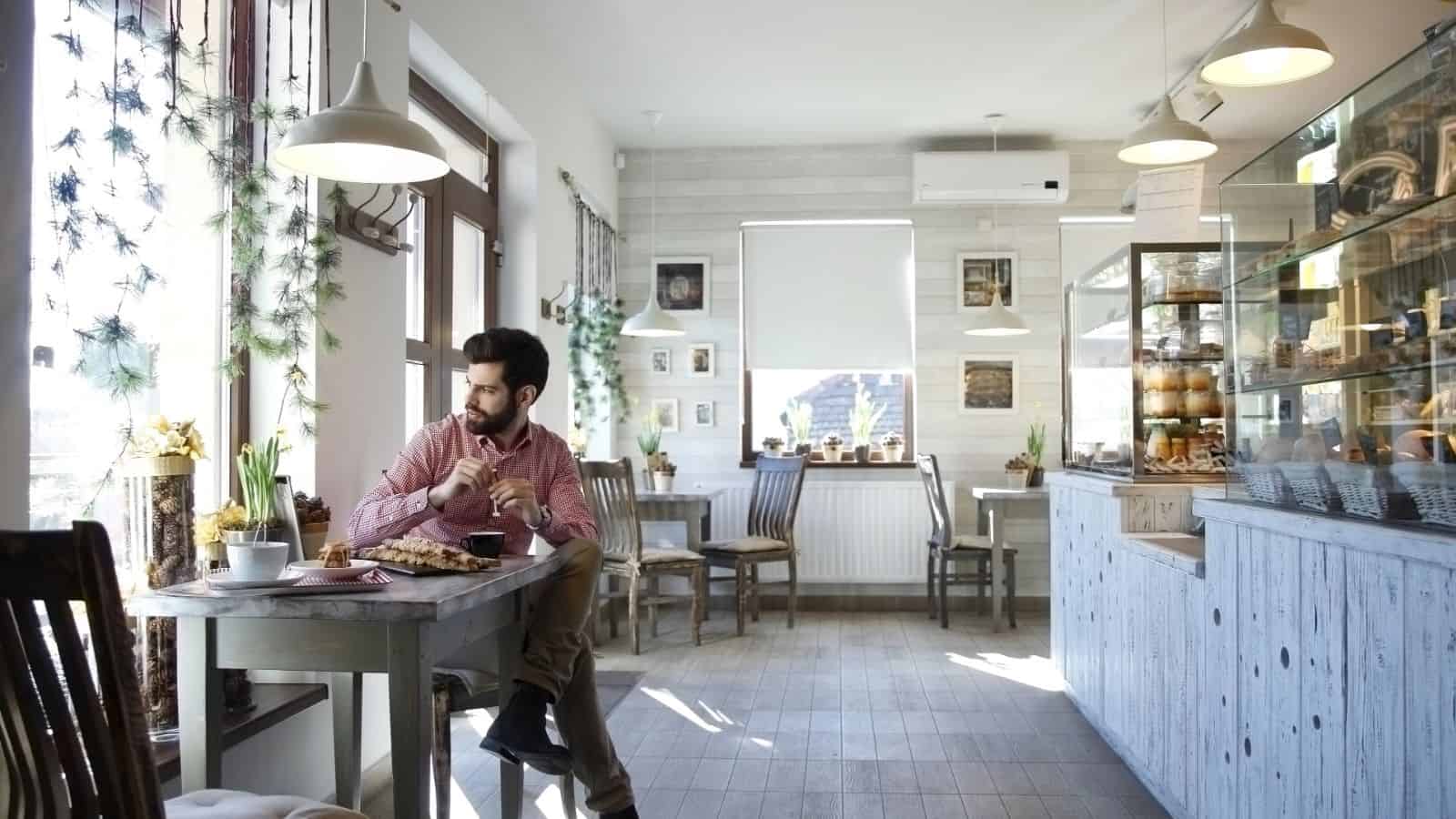 11 Tips for Surviving Crowded Summer Destinations